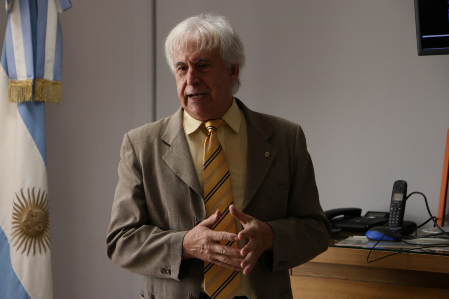 El Ing. Américo Sirvente presentó informes al rector de la UNSJ